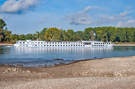 รูปภาพOberrhein – เลือกดูภาพถ่ายสต็อก เวกเตอร์ และวิดีโอ1,782 | Adobe Stock
