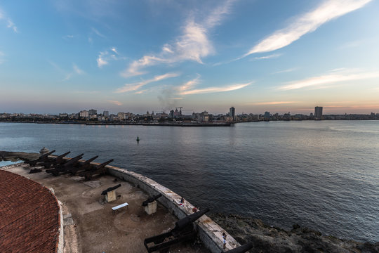 "Visit Cuba"-Bilder: Stock-Fotos & -Videos. | Adobe Stock
