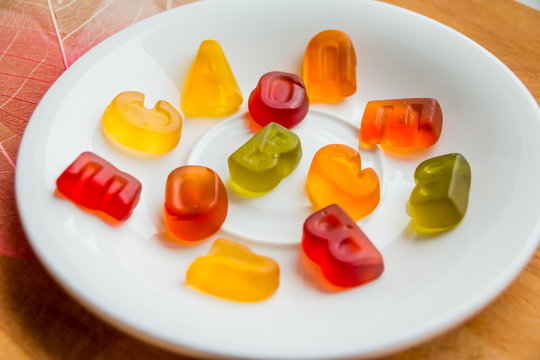 Sweet-Food bilder – Bläddra bland 346 stockfoton, vektorer och videor ...