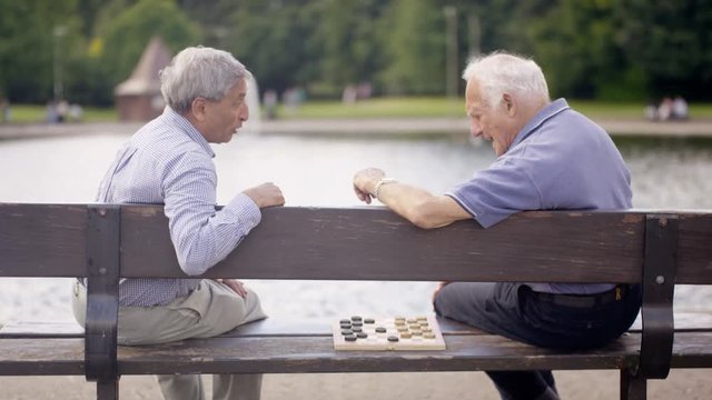 Draughts 影像 – 瀏覽 100,924 個素材庫相片、向量圖和影片 | Adobe Stock