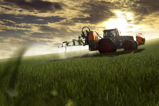 Obrázky Traktor – procházejte fotografie, vektory a videa 512,919 ...