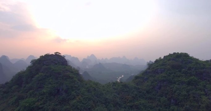 รูปภาพMountaintop – เลือกดูภาพถ่ายสต็อก เวกเตอร์ และวิดีโอ23,657 ...