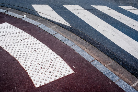 รูปภาพTrottoir – เลือกดูภาพถ่ายสต็อก เวกเตอร์ และวิดีโอ230,555 | Adobe ...