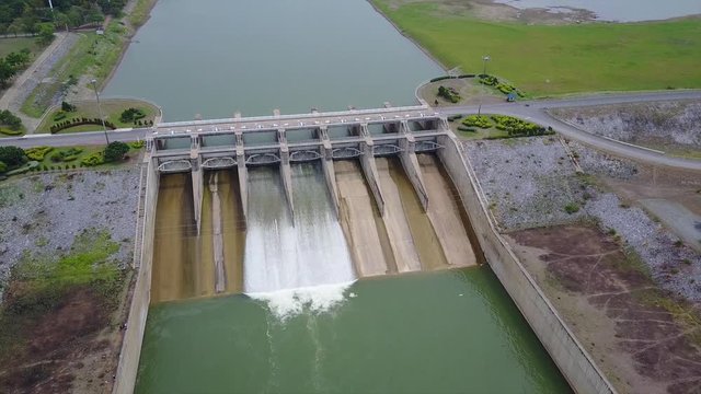 Spillway Images – Browse 13,155 Stock Photos, Vectors, and Video ...