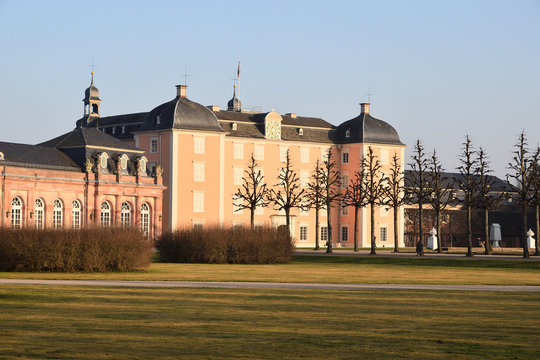 รูปภาพSchwetzingen – เลือกดูภาพถ่ายสต็อก เวกเตอร์ และวิดีโอ1,533 ...