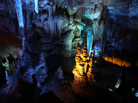 รูปภาพStalactite – เลือกดูภาพถ่ายสต็อก เวกเตอร์ และวิดีโอ48,814 | Adobe ...
