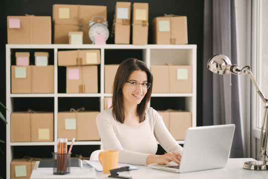 Merchant Images – Browse 103,796 Stock Photos, Vectors, and Video ...