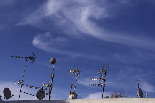 Antenner Images – Browse 8 Stock Photos, Vectors, and Video | Adobe Stock