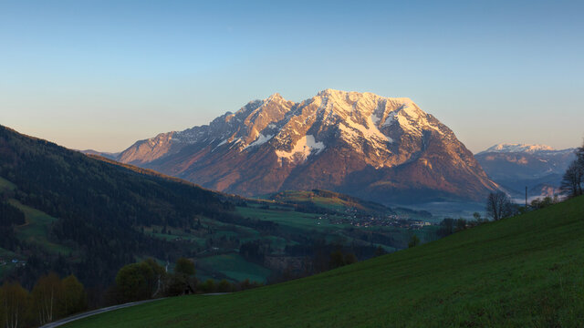 Irdning Bilder – Durchsuchen 115 Archivfotos, Vektorgrafiken und Videos | Adobe Stock