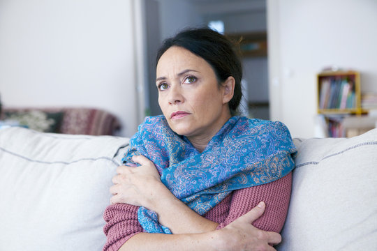 รูปภาพShivering – เลือกดูภาพถ่ายสต็อก เวกเตอร์ และวิดีโอ557,971 | Adobe ...