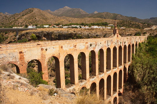 Aquadukt bilder – Bläddra bland 105 stockfoton, vektorer och videor ...