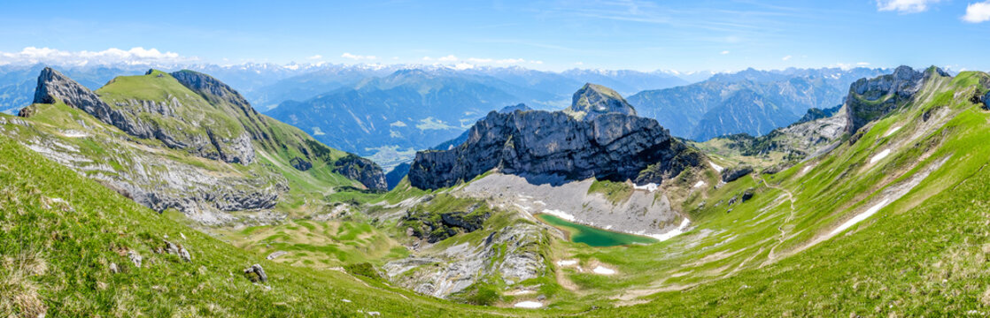 Rofangebirge Bilder – Durchsuchen 1,556 Archivfotos, Vektorgrafiken und ...