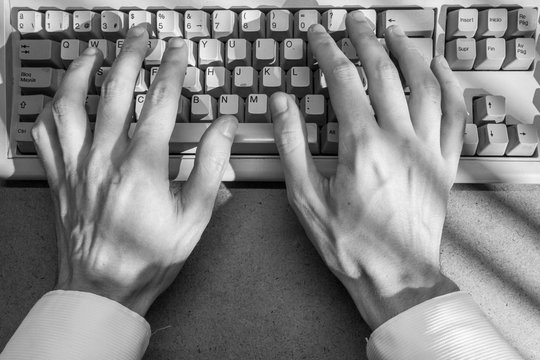 Tecleando Images – Browse 83 Stock Photos, Vectors, and Video | Adobe Stock