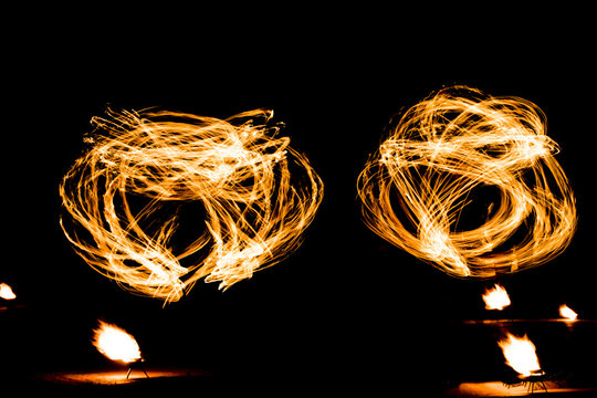รูปภาพFire-Show – เลือกดูภาพถ่ายสต็อก เวกเตอร์ และวิดีโอ1,345 | Adobe Stock
