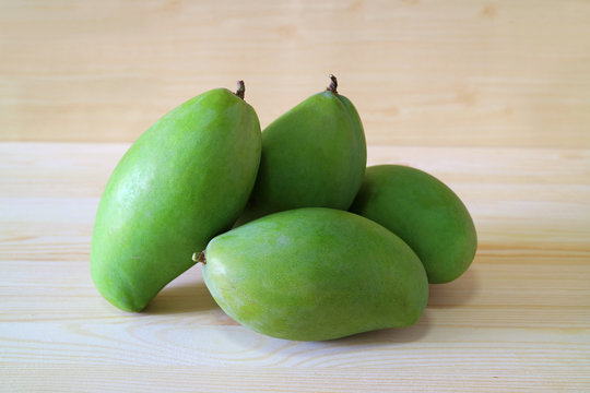 "Young Mango" Immagini - Sfoglia 29 foto, vettoriali e video Stock ...