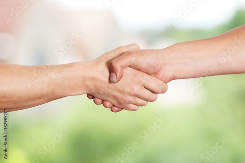 "Handschlag" Stockfotos und lizenzfreie Bilder auf Fotolia.com - Bild ...