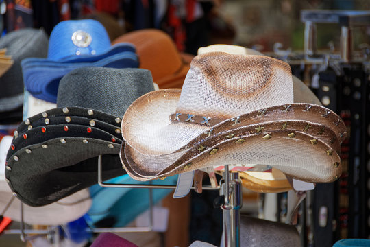 รูปภาพStetson – เลือกดูภาพถ่ายสต็อก เวกเตอร์ และวิดีโอ51,199 | Adobe Stock