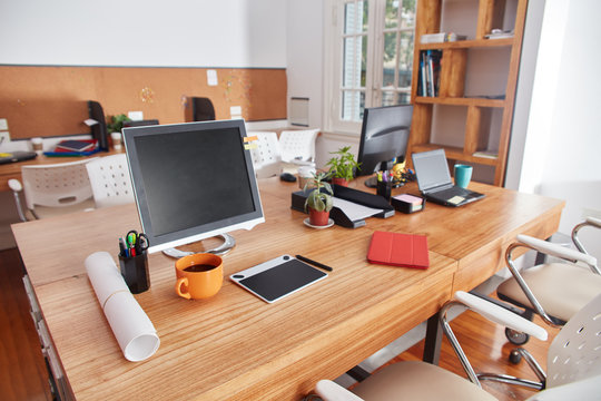 Computerarbeitsplatz Bilder – Durchsuchen 15,253 Archivfotos ...