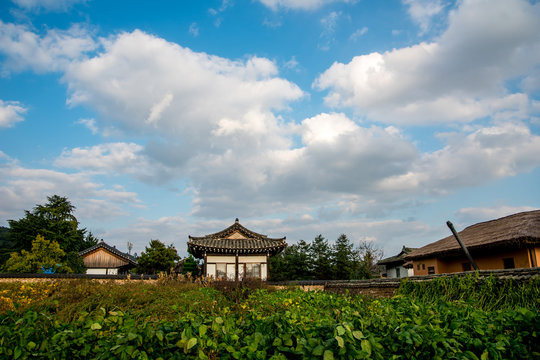 รูปภาพYecheon – เลือกดูภาพถ่ายสต็อก เวกเตอร์ และวิดีโอ80 | Adobe Stock