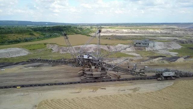 Braunkohlebagger 影像 – 瀏覽 296 個素材庫相片、向量圖和影片 | Adobe Stock