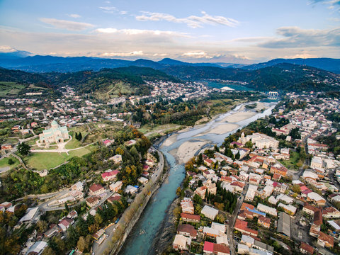 Kutaisi Bilder – Durchsuchen 7,230 Archivfotos, Vektorgrafiken und ...