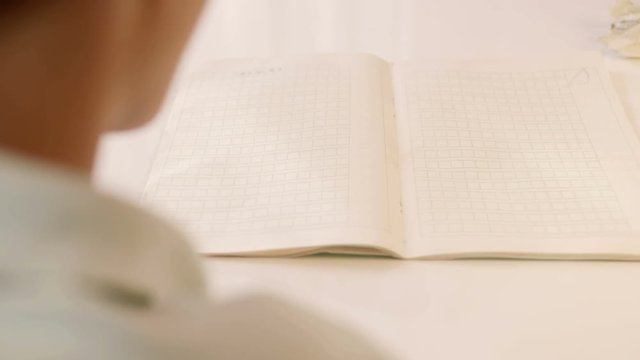 "Over Shoulder Shot"-Bilder: Stock-Fotos & -Videos. | Adobe Stock