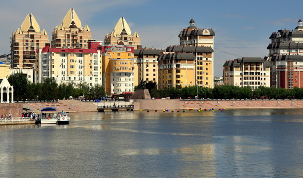 Hazrat-Sultan-Moschee Bilder – Durchsuchen 19 Archivfotos ...