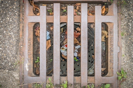 รูปภาพWasserabfluss – เลือกดูภาพถ่ายสต็อก เวกเตอร์ และวิดีโอ294 | Adobe ...