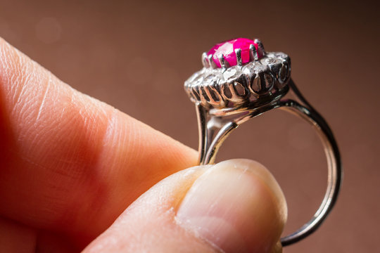 Fiancailles Bilder – Durchsuchen 316 Archivfotos, Vektorgrafiken und ...