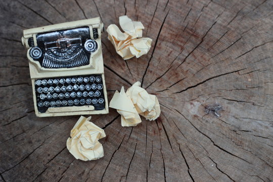 Screenwriter Images – Browse 2,349 Stock Photos, Vectors, and Video ...