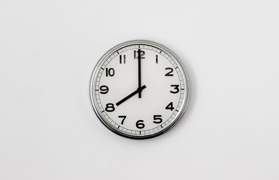 Afbeeldingen over 8:00 – Blader in stockfoto's, vectoren en video's ...