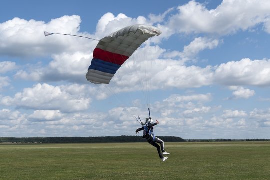 Parashut Images – Browse 35 Stock Photos, Vectors, and Video | Adobe Stock