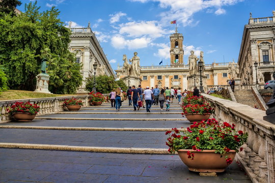 Imágenes de Kapitol: descubre bancos de fotos, ilustraciones, vectores ...