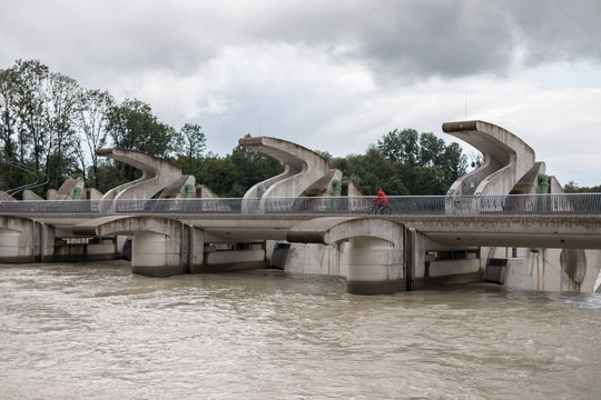 รูปภาพFlusskraftwerk – เลือกดูภาพถ่ายสต็อก เวกเตอร์ และวิดีโอ107 ...