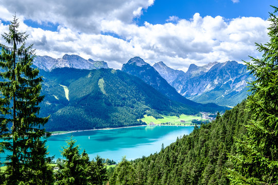 รูปภาพHochiss – เลือกดูภาพถ่ายสต็อก เวกเตอร์ และวิดีโอ280 | Adobe Stock
