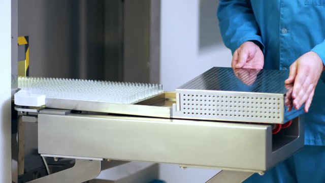 "Pharmaceutical Machinery" Imagens – Procure 58 fotos, vetores e vídeos ...