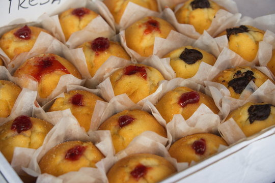 Dolcetti Imagens – Procure 1,664 fotos, vetores e vídeos | Adobe Stock