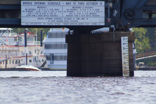 "Austin Koeckeritz"-Bilder: Stock-Fotos & -Videos. | Adobe Stock