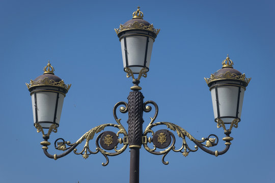 Imágenes de Farola: descubre bancos de fotos, ilustraciones, vectores y ...