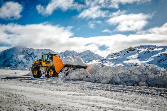 รูปภาพKoparka – เลือกดูภาพถ่ายสต็อก เวกเตอร์ และวิดีโอ1,089 | Adobe Stock