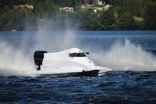 「Rennboot」の画像 - 88 件の Stock 写真、ベクターおよびビデオ | Adobe Stock