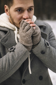 รูปภาพShivering – เลือกดูภาพถ่ายสต็อก เวกเตอร์ และวิดีโอ557,971 | Adobe ...