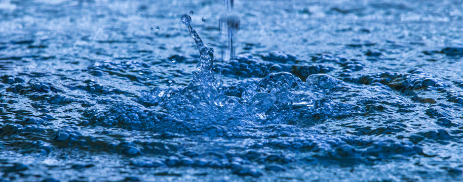Wasserquelle bilder – Bläddra bland 826 stockfoton, vektorer och videor ...