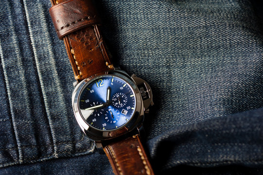 Jeans.watch bilder – Bläddra bland 49,495 stockfoton, vektorer och ...