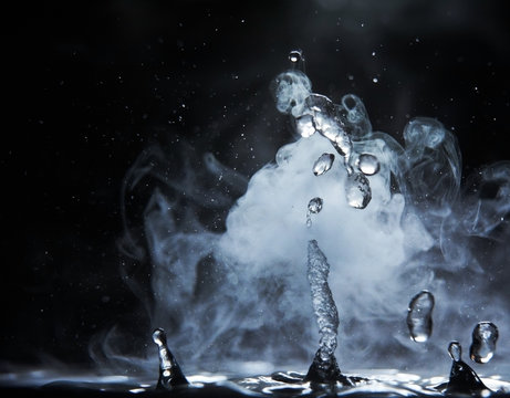 Wasserdampf Bilder – Durchsuchen 1,237,900 Archivfotos, Vektorgrafiken ...
