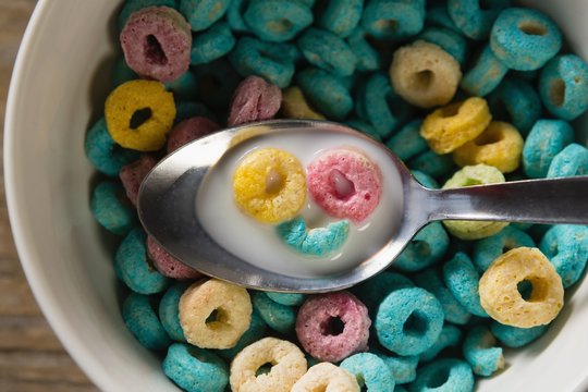 Froot Loops-Bilder: Stock-Fotos & -Videos. | Adobe Stock