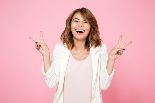 Siegerpose Bilder – Durchsuchen 27,665 Archivfotos, Vektorgrafiken und ...