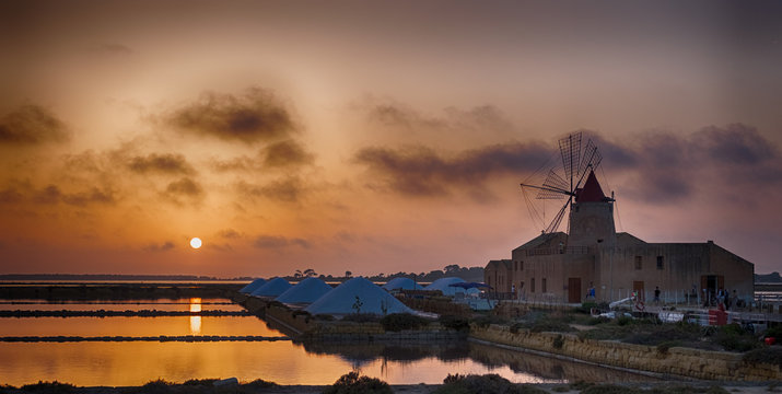 Marsala Bilder – Durchsuchen 22,317 Archivfotos, Vektorgrafiken und ...