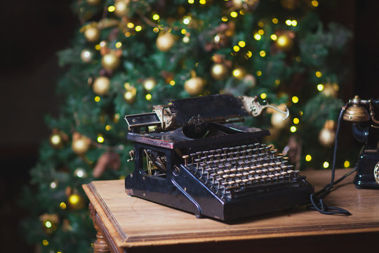 Merry Christmas Typewriter Images – Browse 644 Stock Photos, Vectors ...