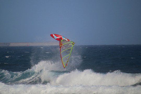 Windsurfing Jump Bilder – Durchsuchen 9,103 Archivfotos, Vektorgrafiken ...